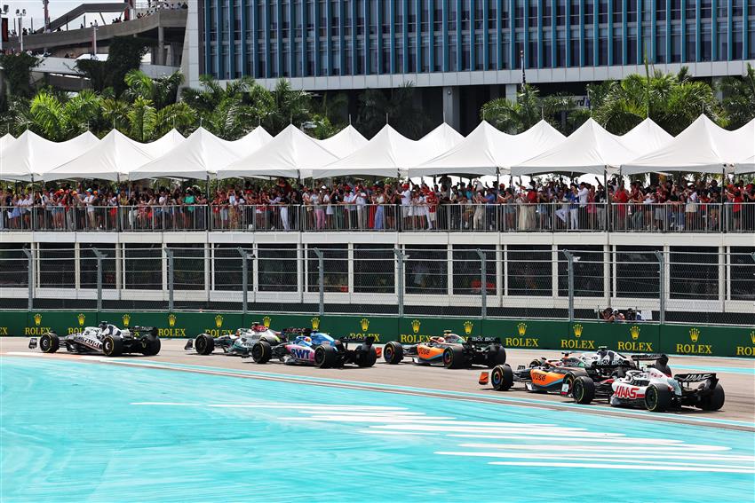 F1® Garage 3-Days | Formula 1® Paddock Club™ | Lounge Viewing, F1 ...